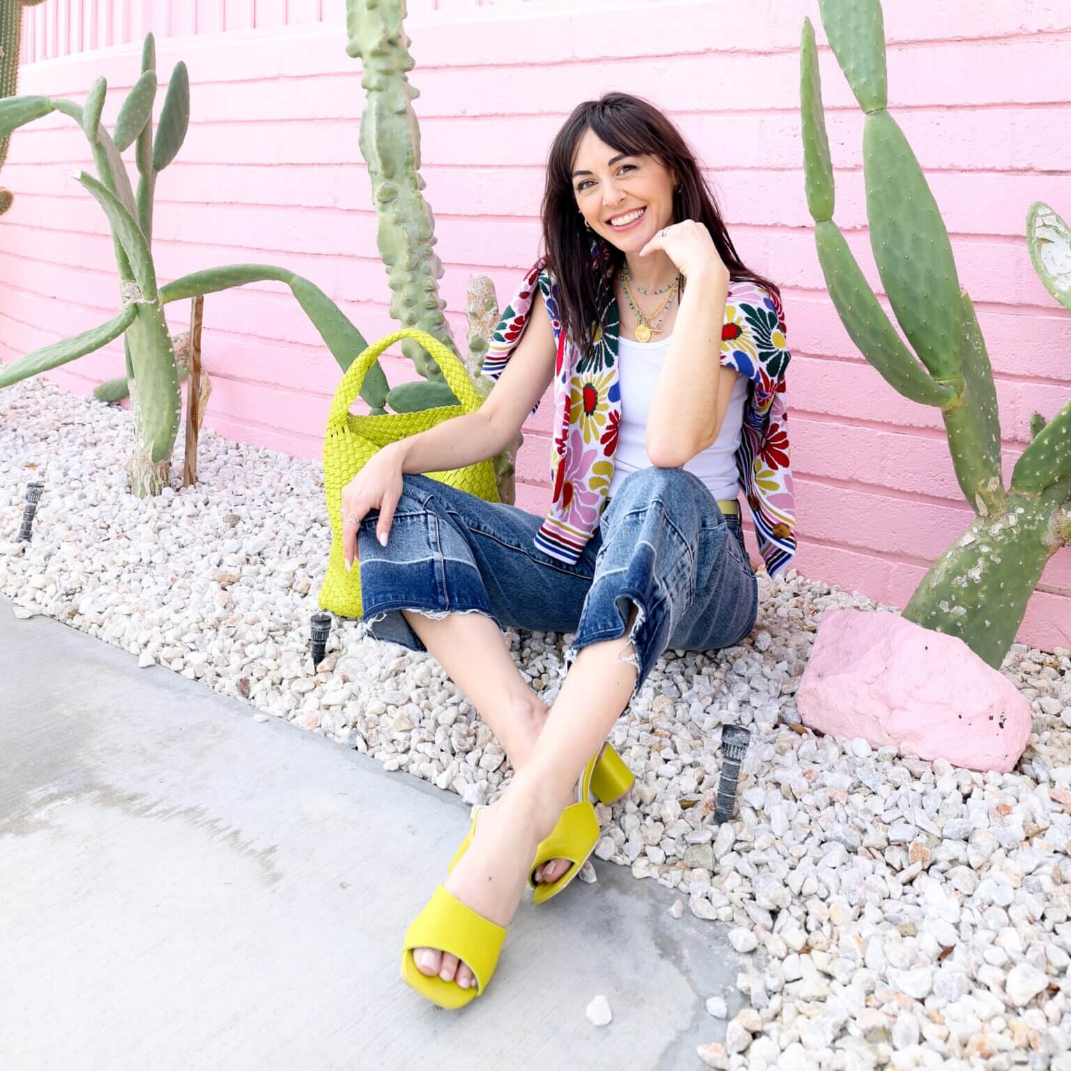 Resort Casual Capsule Wardrobe | 10 pieces that say I'm going somewhere ...