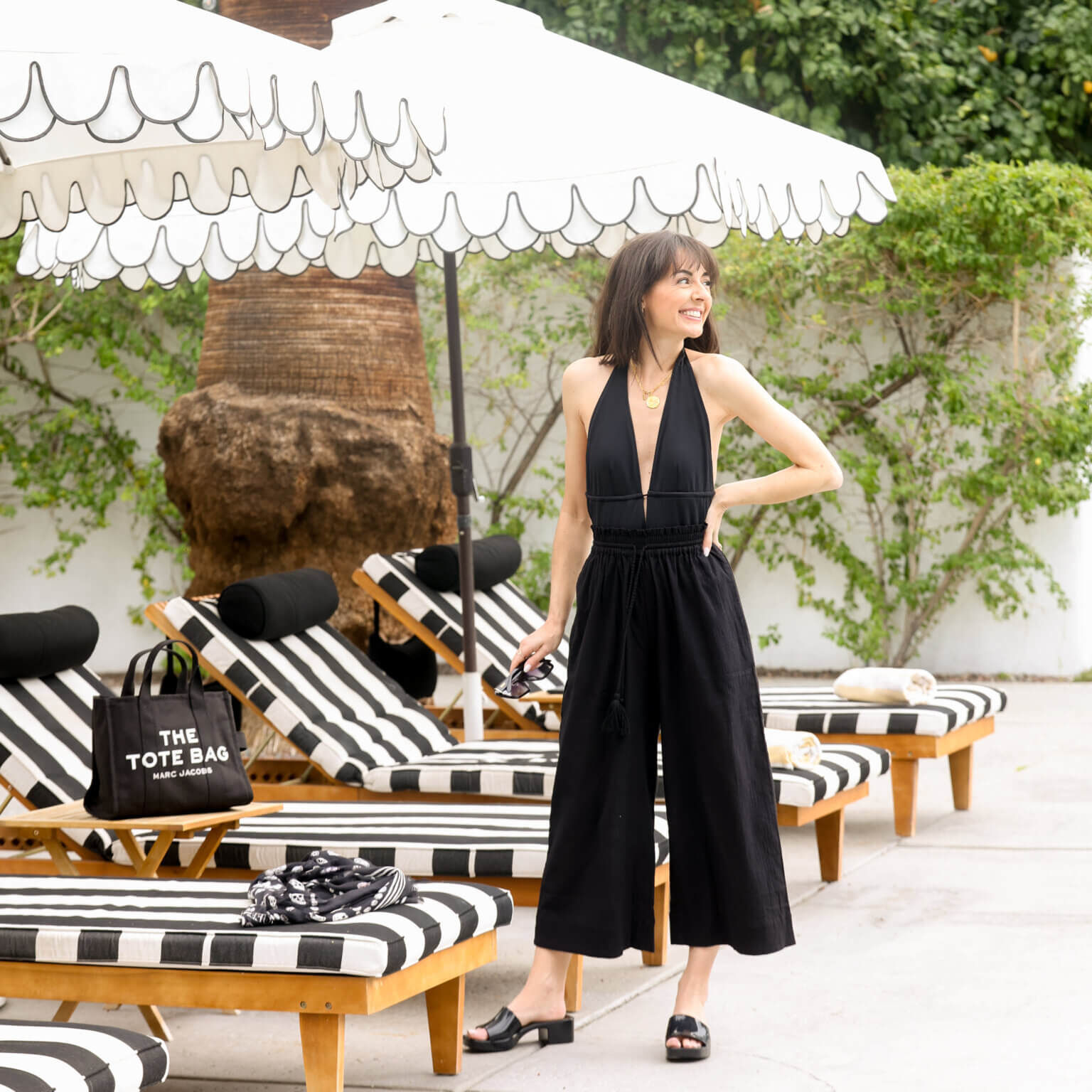 Resort Casual Capsule Wardrobe | 10 pieces that say I'm going somewhere ...
